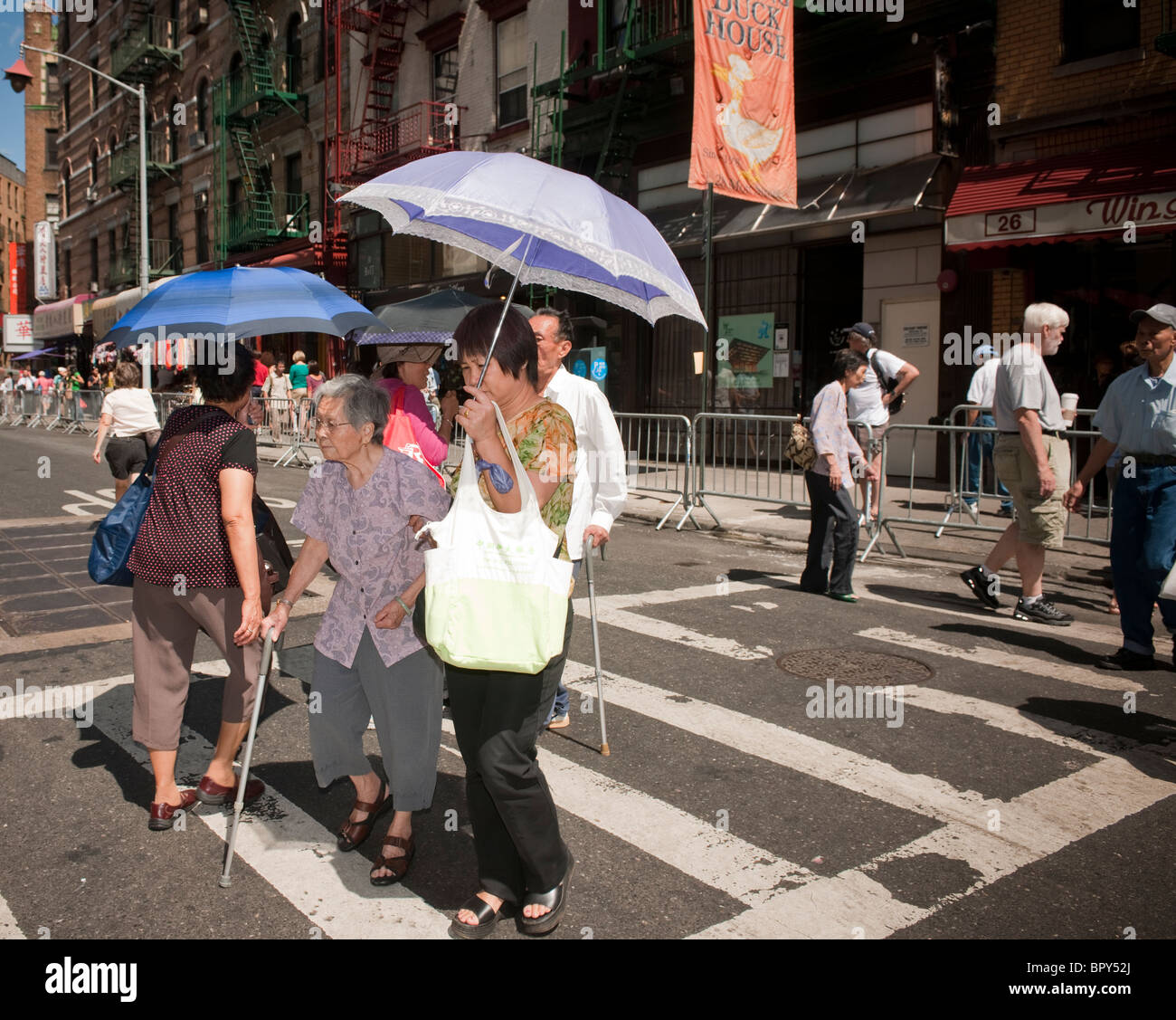 Senior citizen crossing street hi-res stock photography and images - Alamy