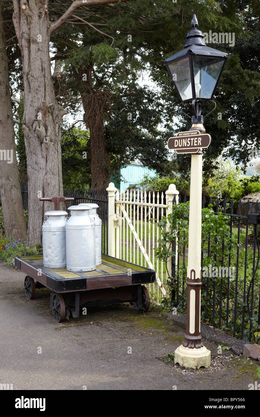 Victorian style lamp post hi-res stock photography and images - Alamy