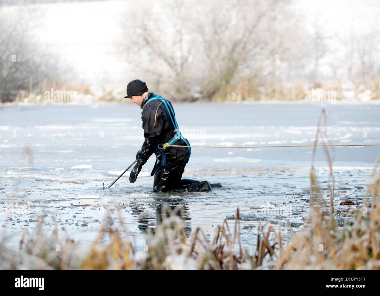 Police diver hi-res stock photography and images - Alamy