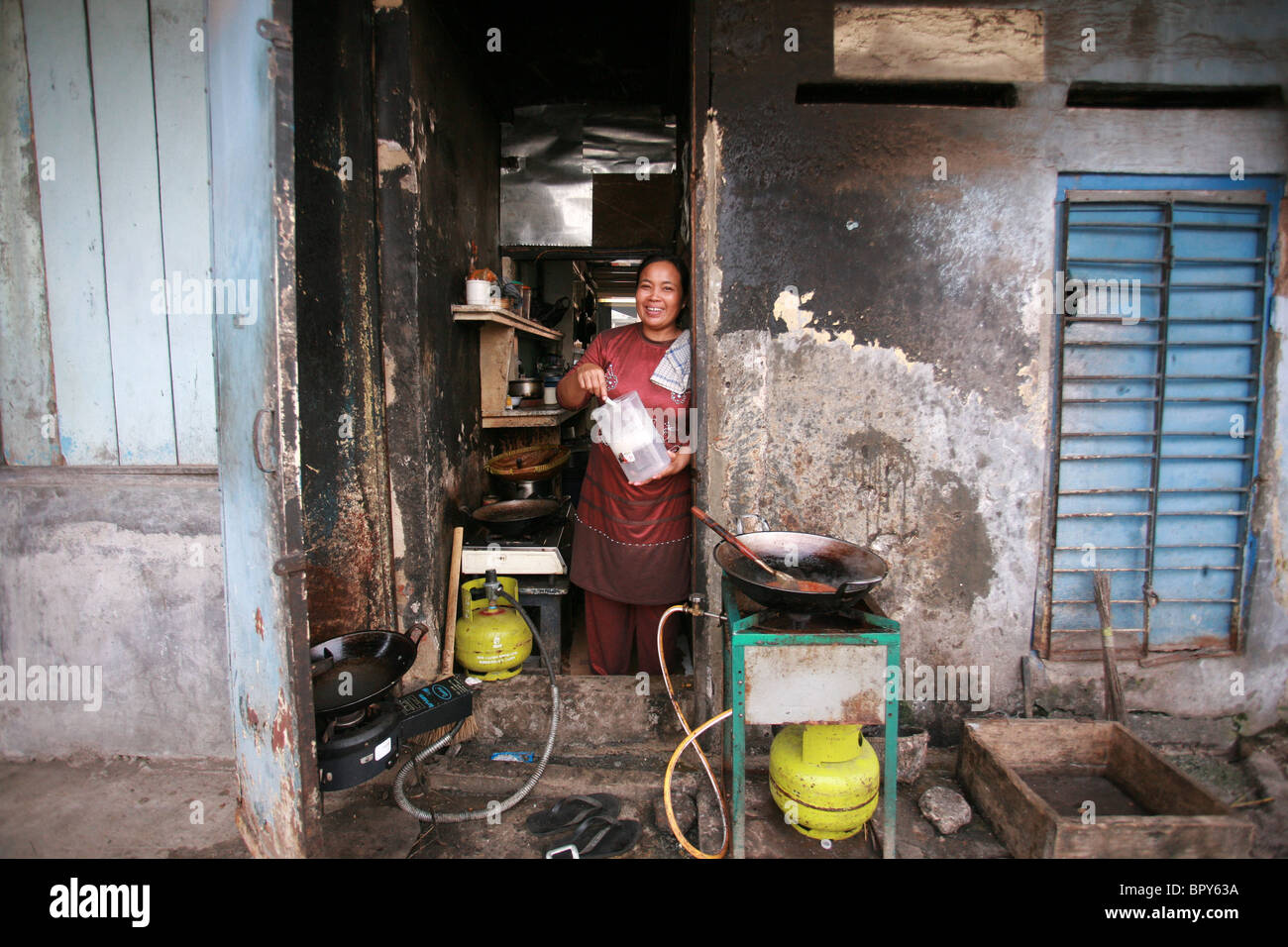 woman cook outside the house Bandung Indonesia Stock Photo - Alamy