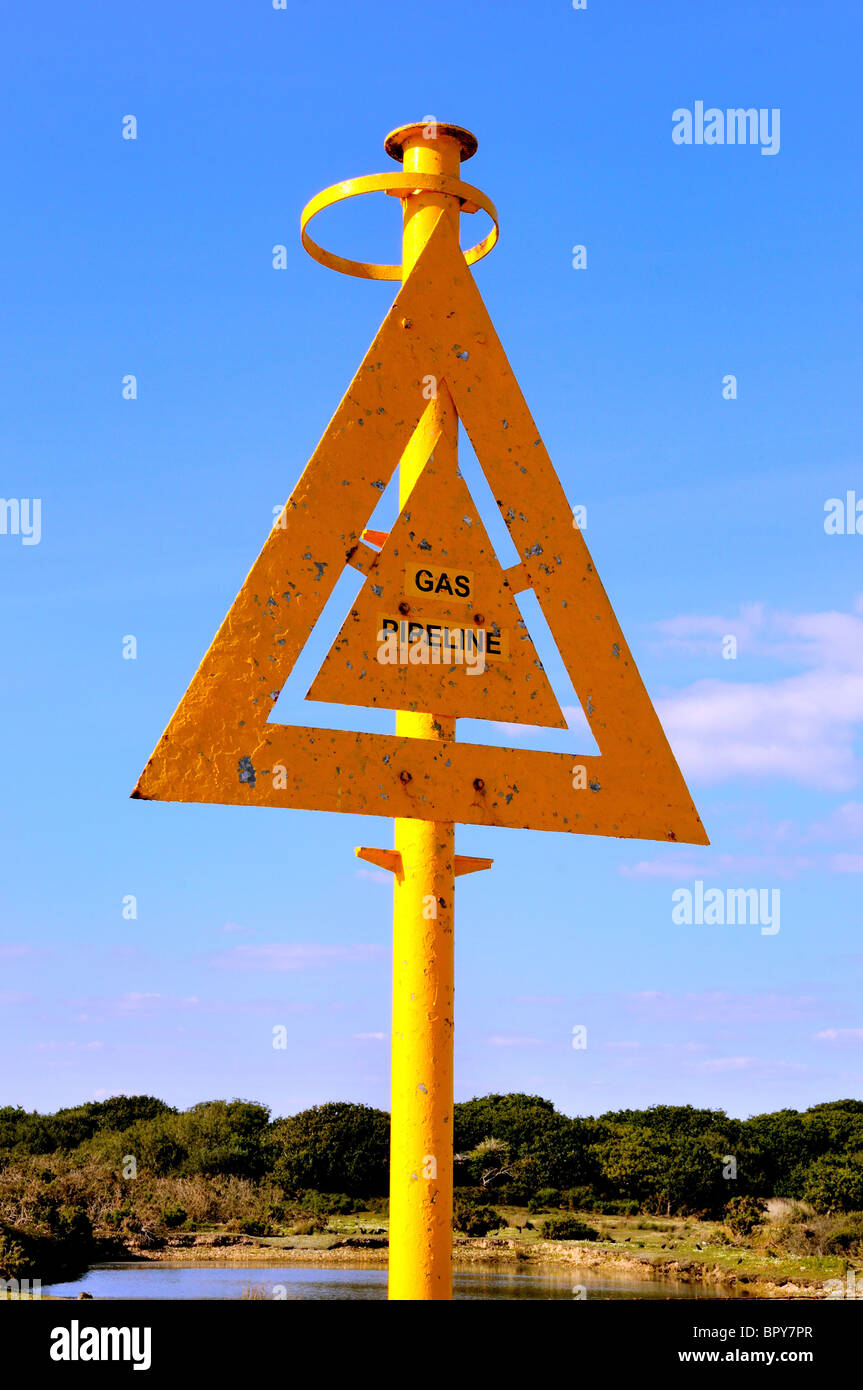 Gas pipeline warning sign hi-res stock photography and images - Alamy