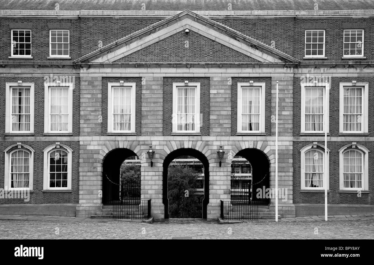 English government buildings in Black and White Stock Photos & Images ...