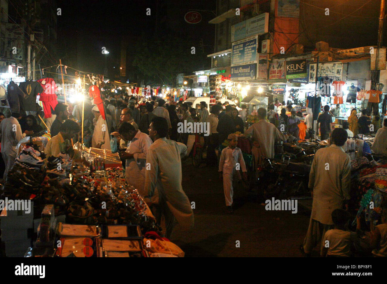 Residents of Karachi busy in shopping for their Eid preparation at ...