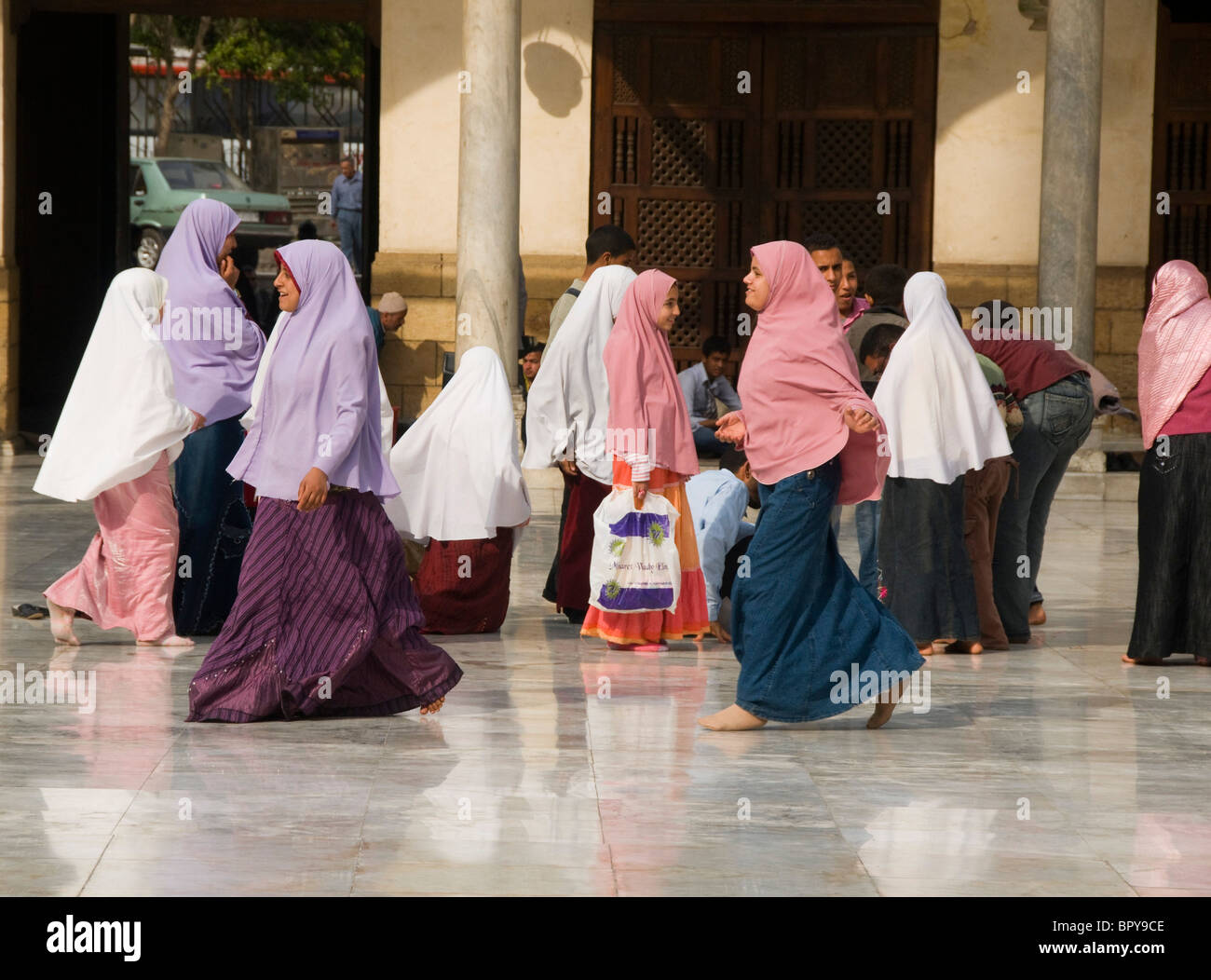 girls in the Al Azhar Mosque in Cairo Egypt Stock Photo - Alamy