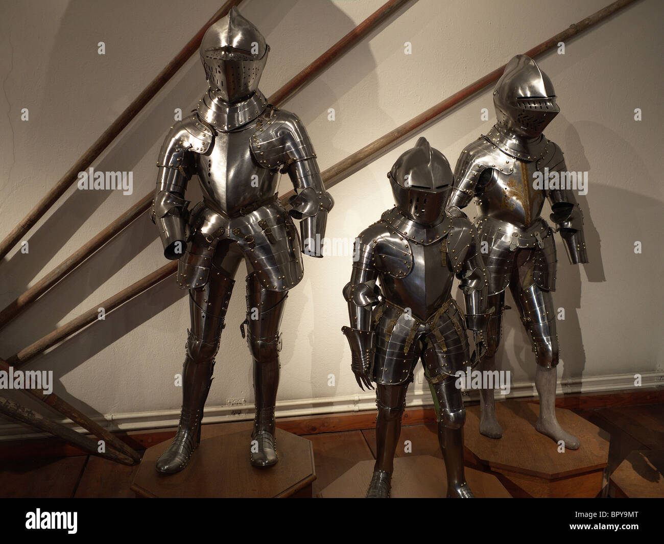 Armor armour museum helmet hi-res stock photography and images - Alamy