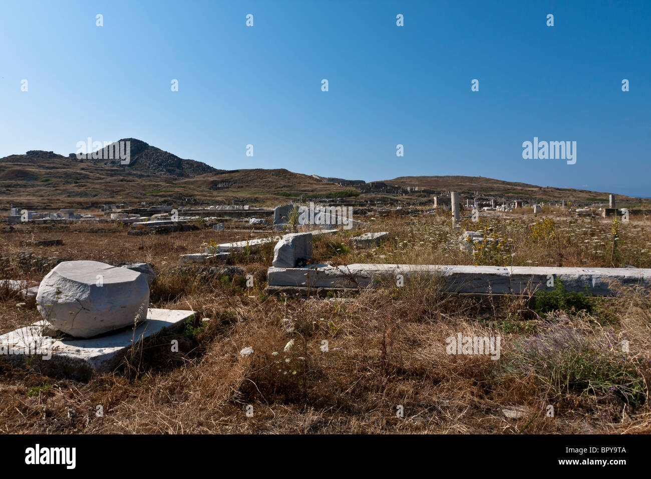 Parcial view of the old town of Delos Stock Photo - Alamy
