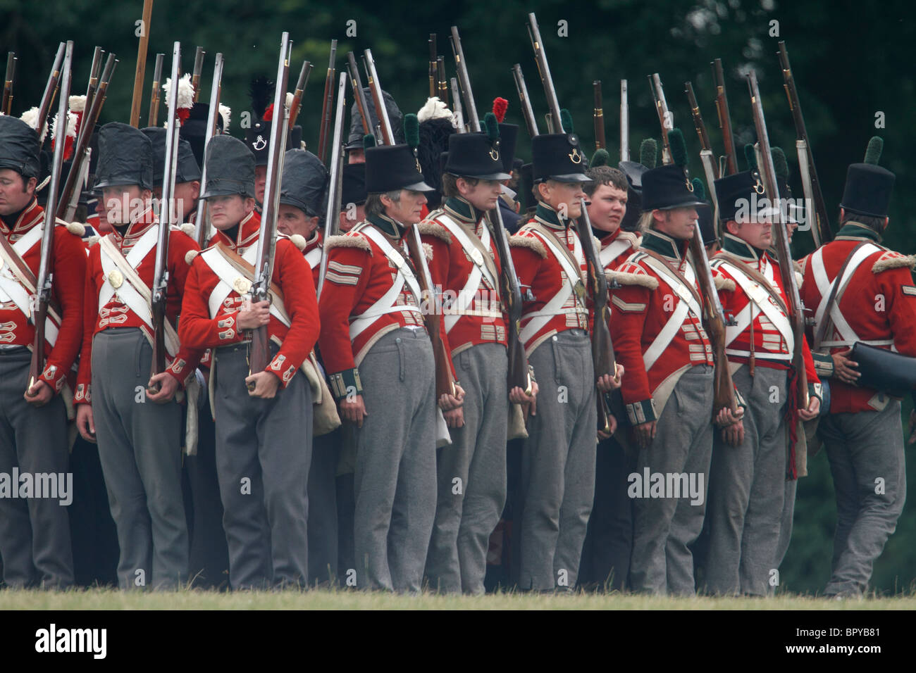 Forming a square to protect against cavalry attack. Napoleonic Redcoats ...