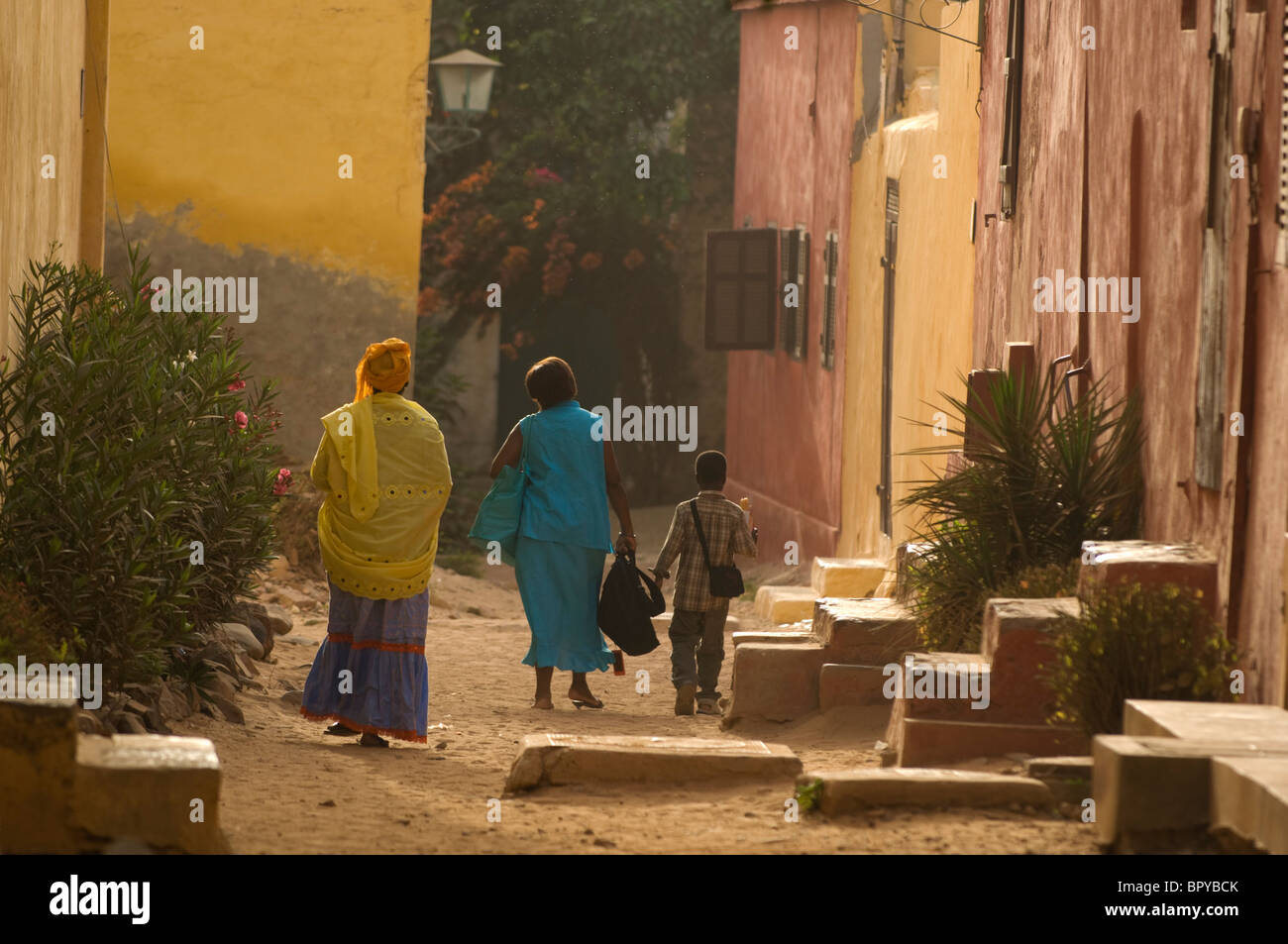 Colonial street scene hi-res stock photography and images - Alamy