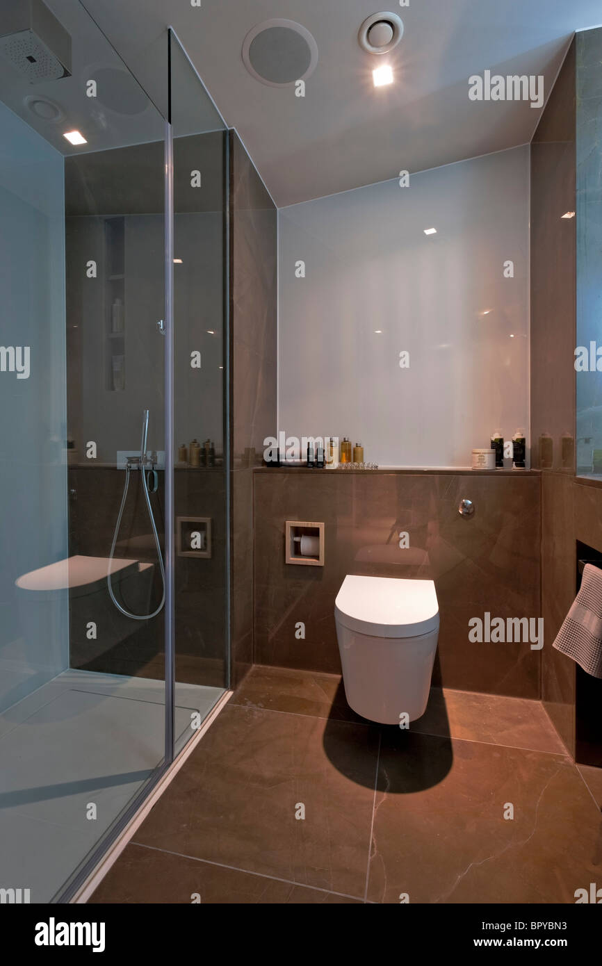 Residential london wc hi-res stock photography and images - Alamy