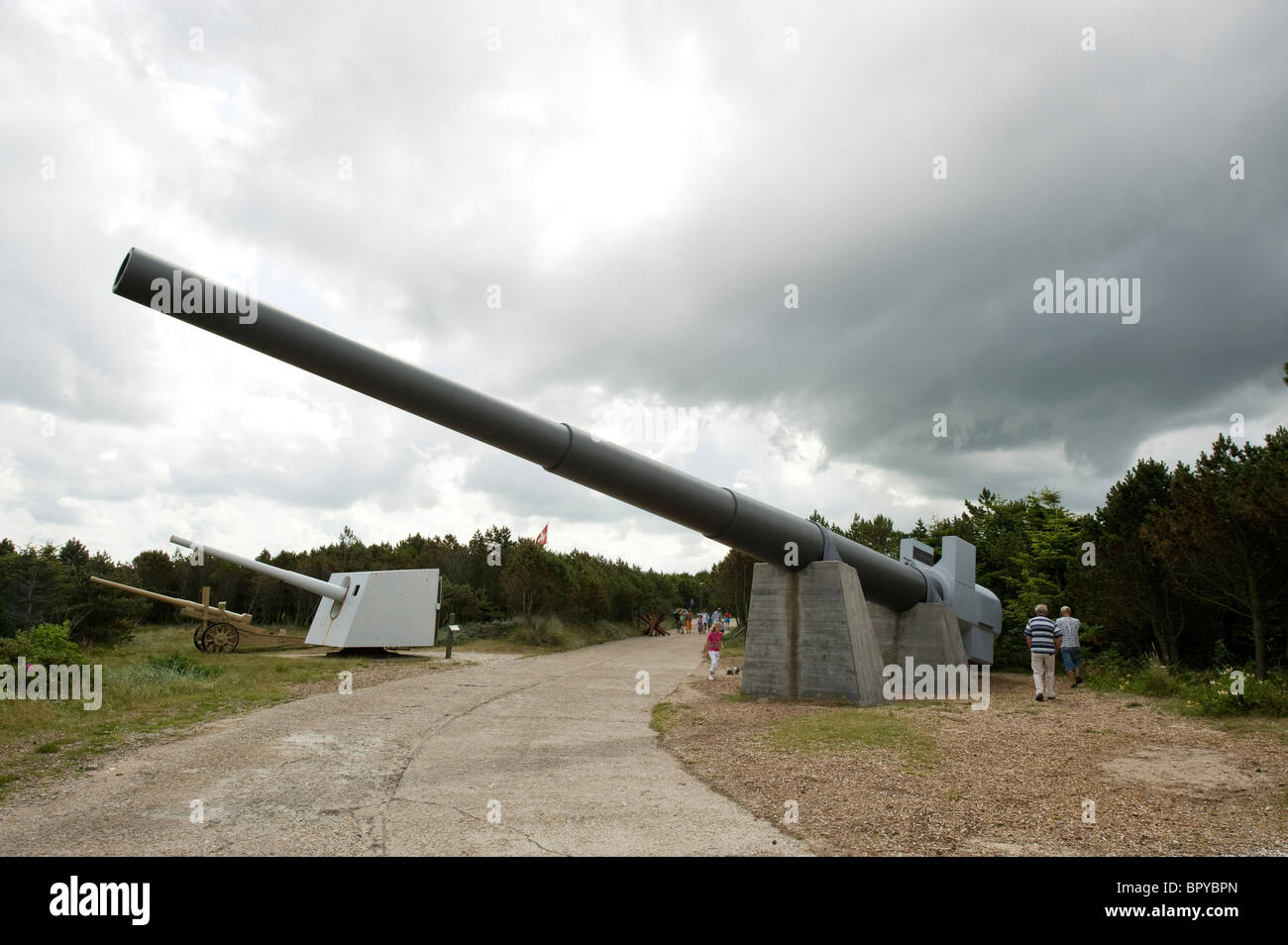 Cañón ww2 hi-res stock photography and images - Alamy