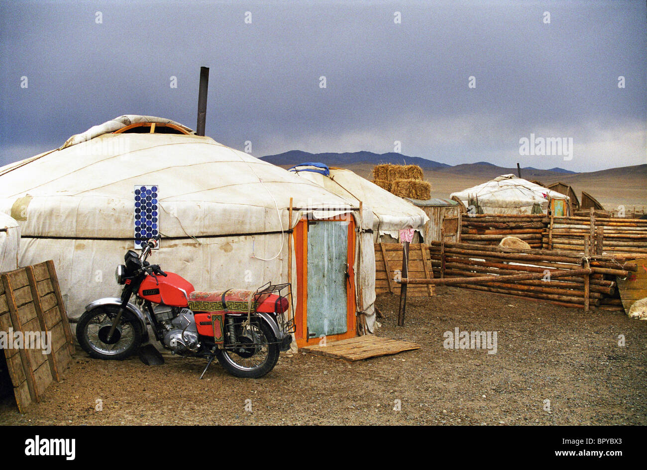 Yurt Mongolia mongolie Mongolie traditional native people Stock Photo ...