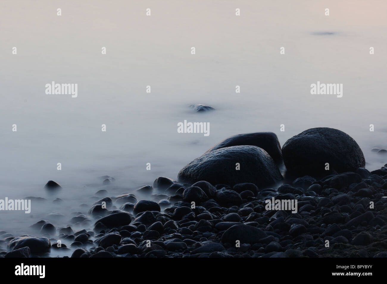 Dark stone rocks hi-res stock photography and images - Alamy