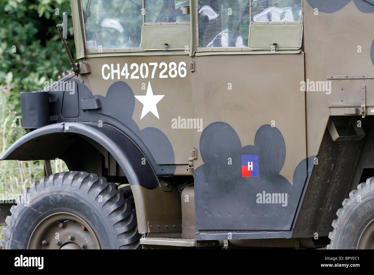 WWII re-enactment. Morris Commercial C8 Quad Artillery Tractor Unit ...