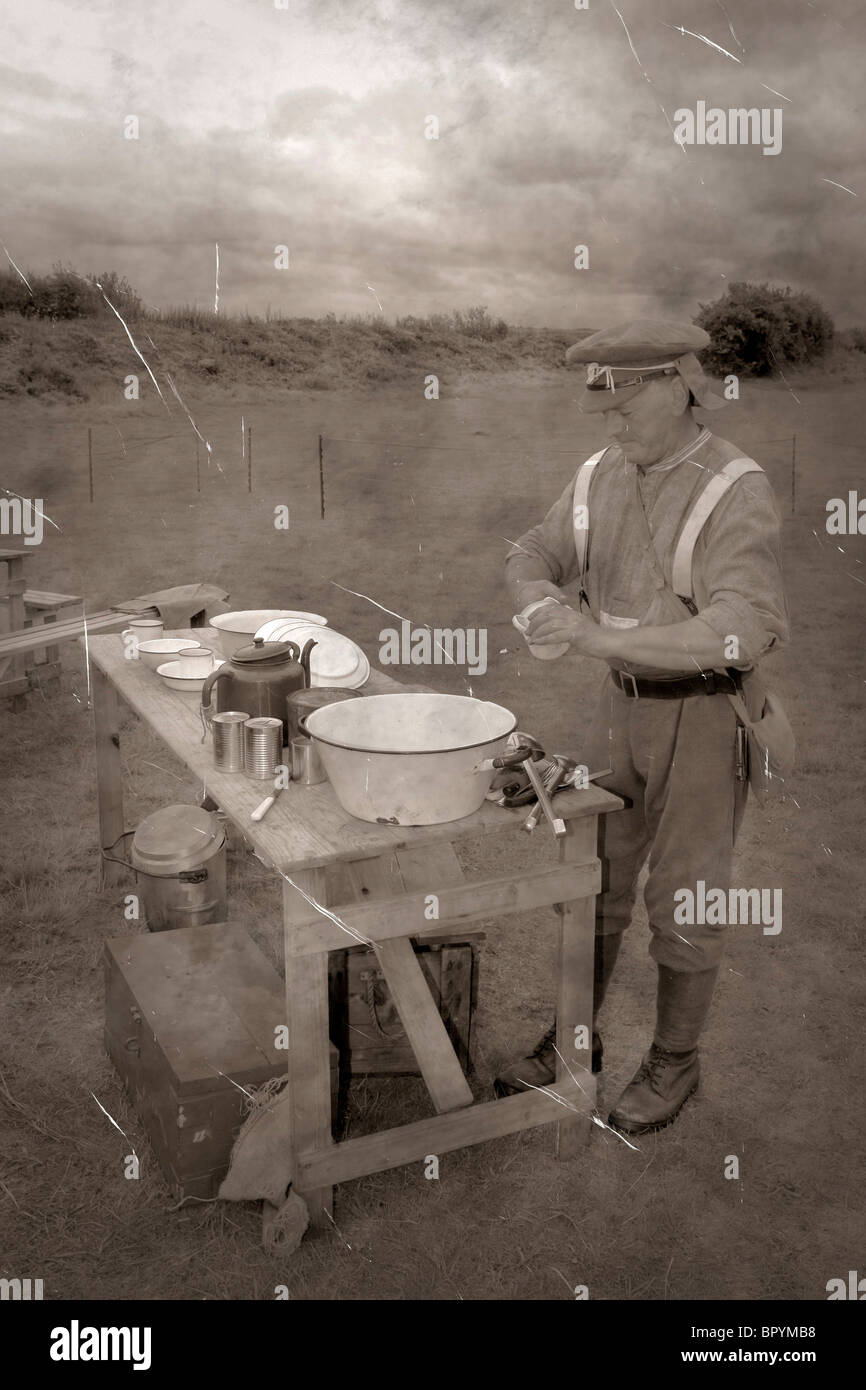 WW1 British Tommy at a camp behind the front-line in 1915 Stock Photo ...