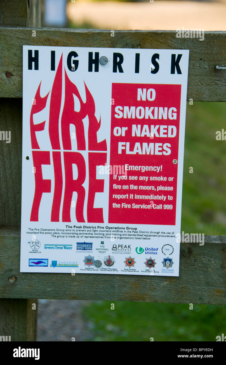 Fire warning sign in the Peak District National Park, Derbyshire ...