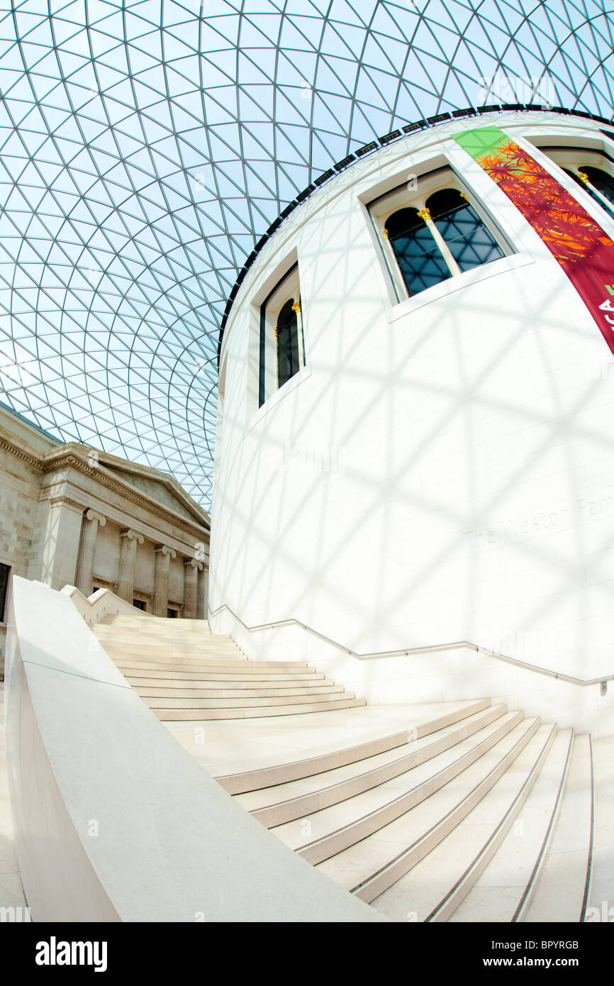 The british museum london courtyard hi-res stock photography and images ...
