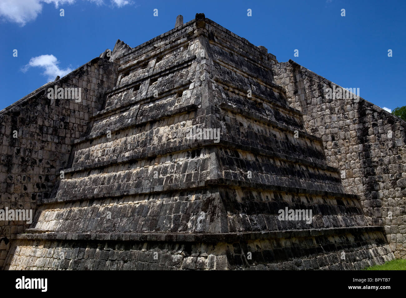 Ancient Mayan temple at Chichen Itza, Yucatan, Mexico Stock Photo - Alamy
