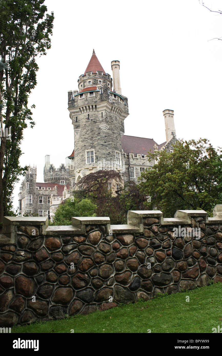 Cobblestone wall hi-res stock photography and images - Alamy