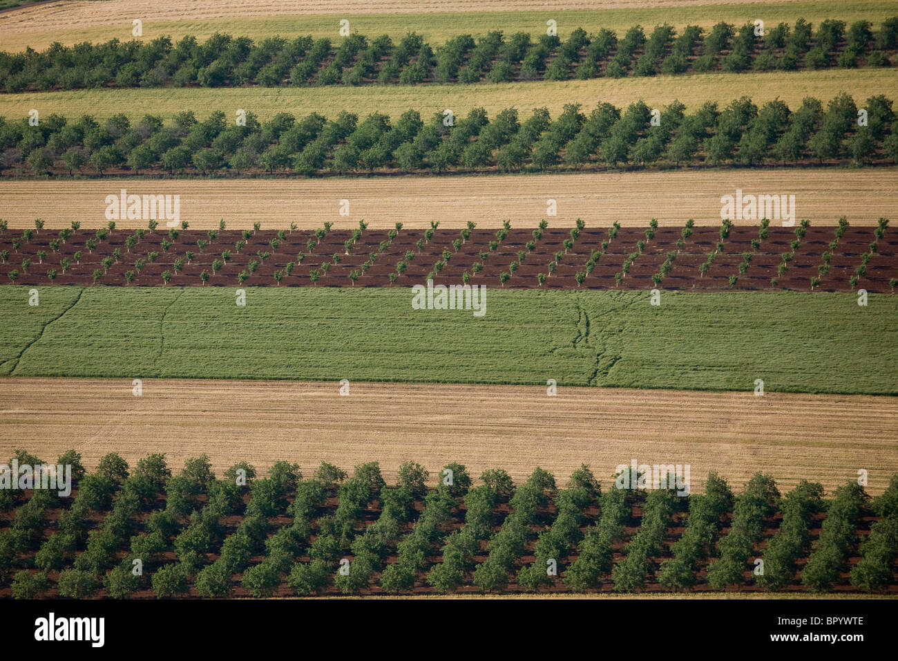 Linear valley hi-res stock photography and images - Alamy