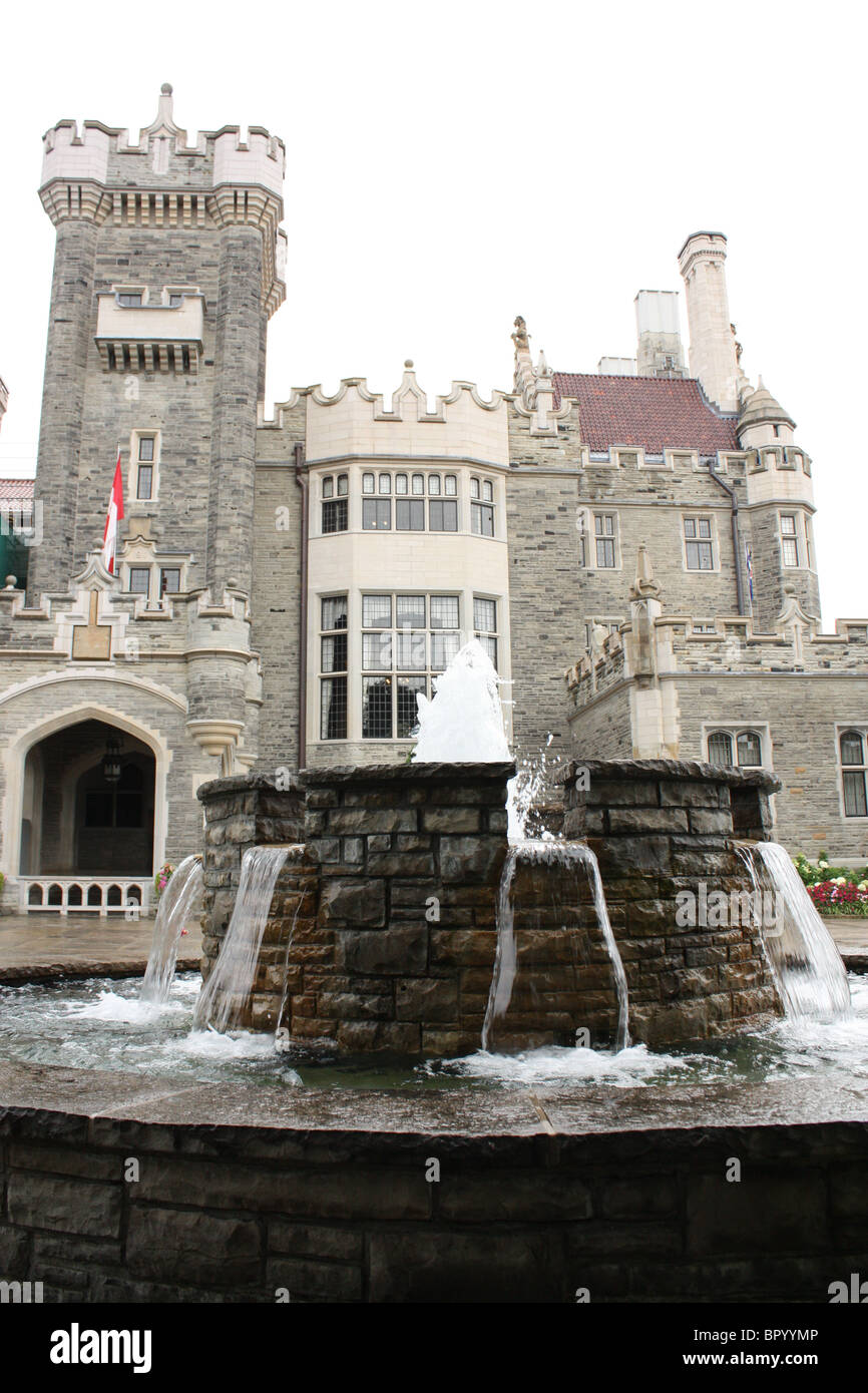 casa loma castle fountain entrance Stock Photo - Alamy