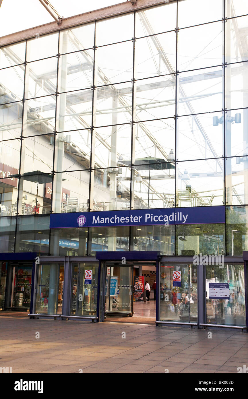 Entrance to Manchester Piccadilly station UK Stock Photo - Alamy