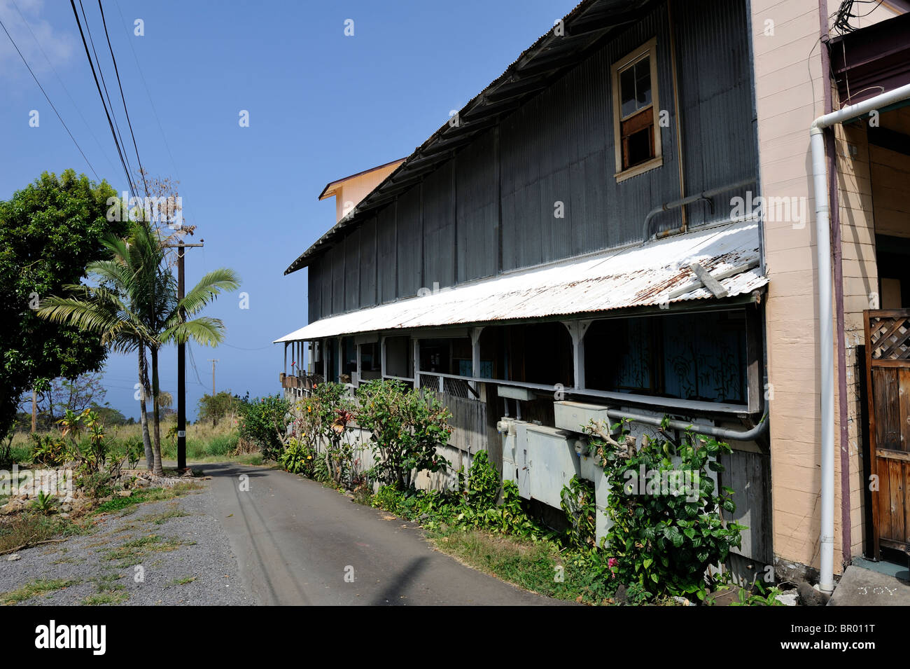 Lane and exterior side wall of the Aloha Theatre in Kainaliu. Kona, Big ...
