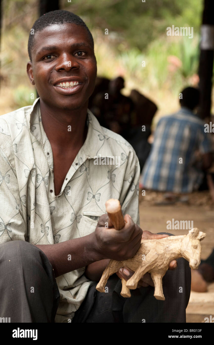 African woodwork art hi-res stock photography and images - Alamy