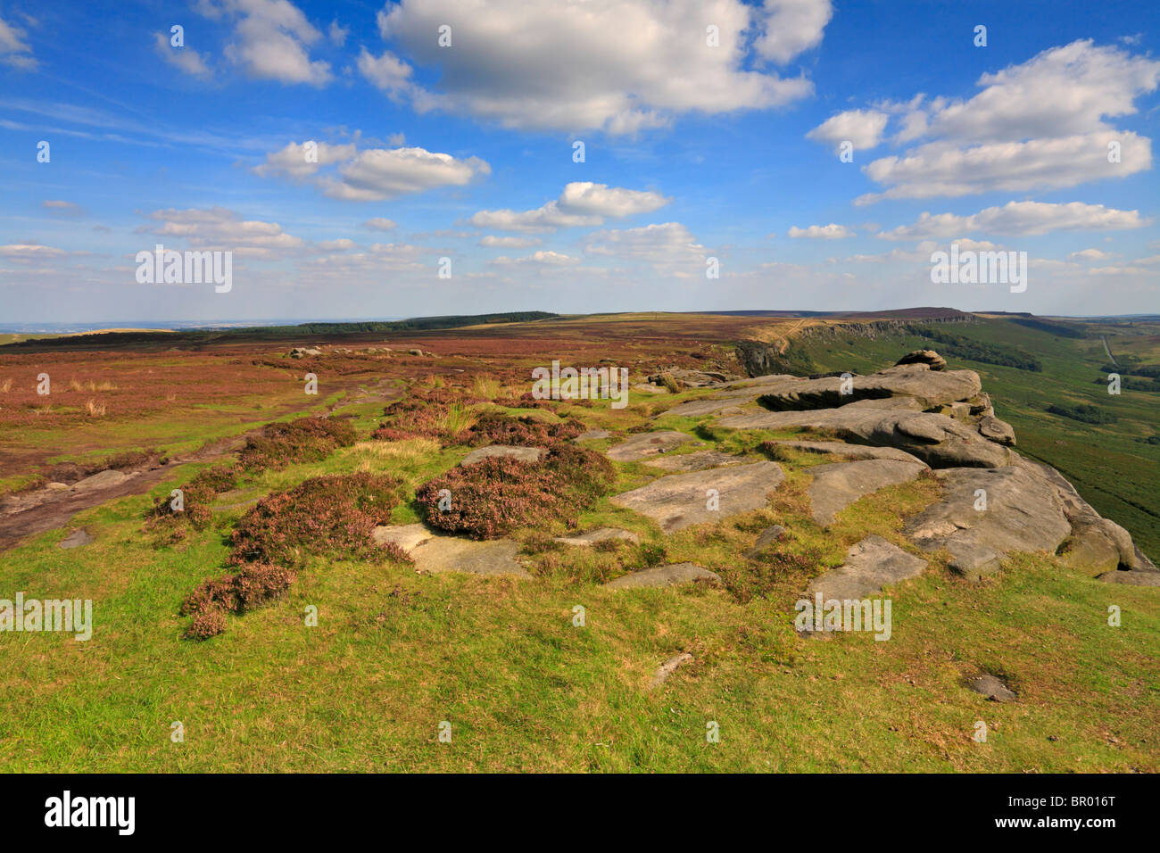 Stanage Edge on the Yorkshire Derbyshire Border, Peak District National ...
