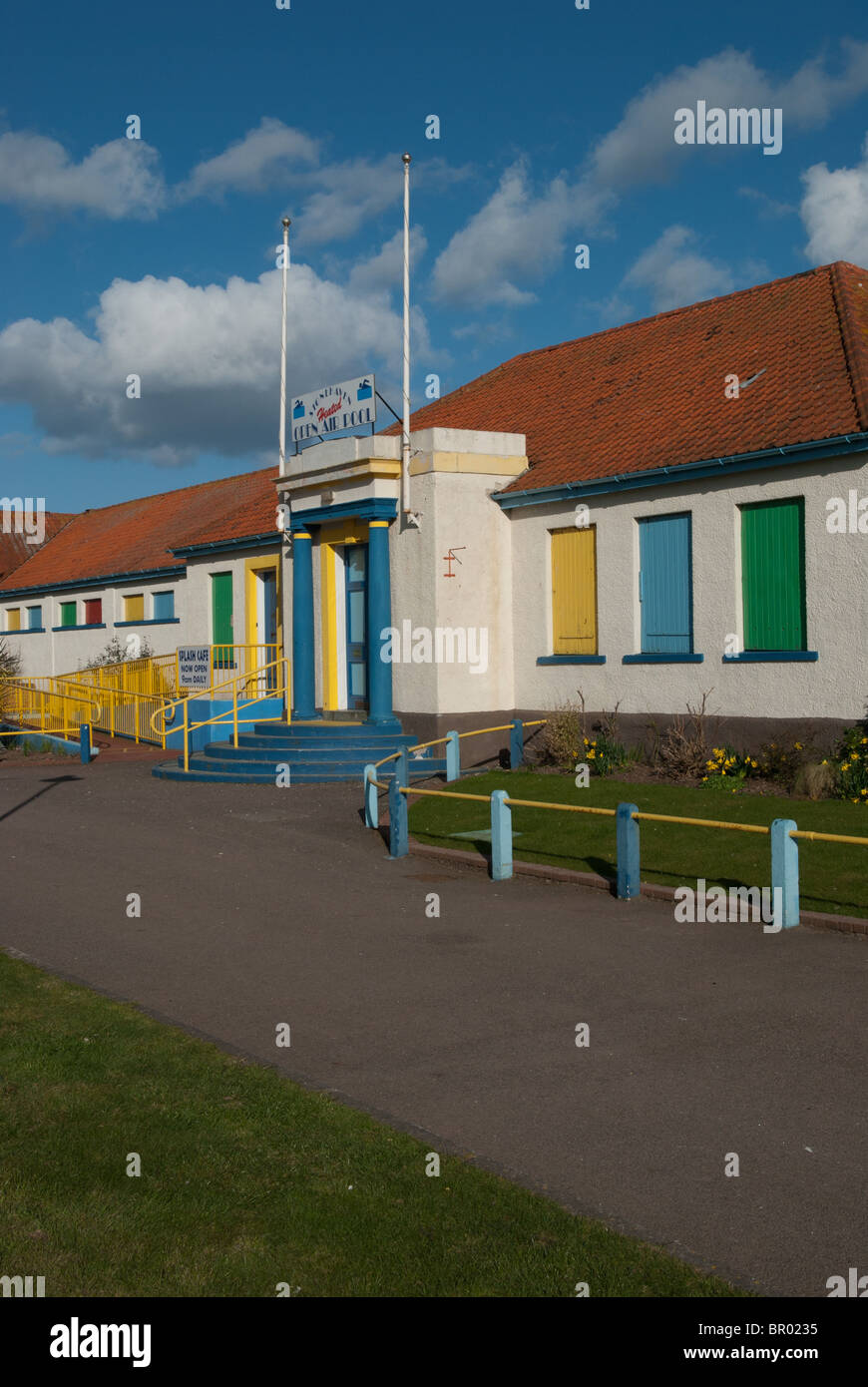 Stonehaven outdoor swimming pool Aberdeenshire Stock Photo - Alamy