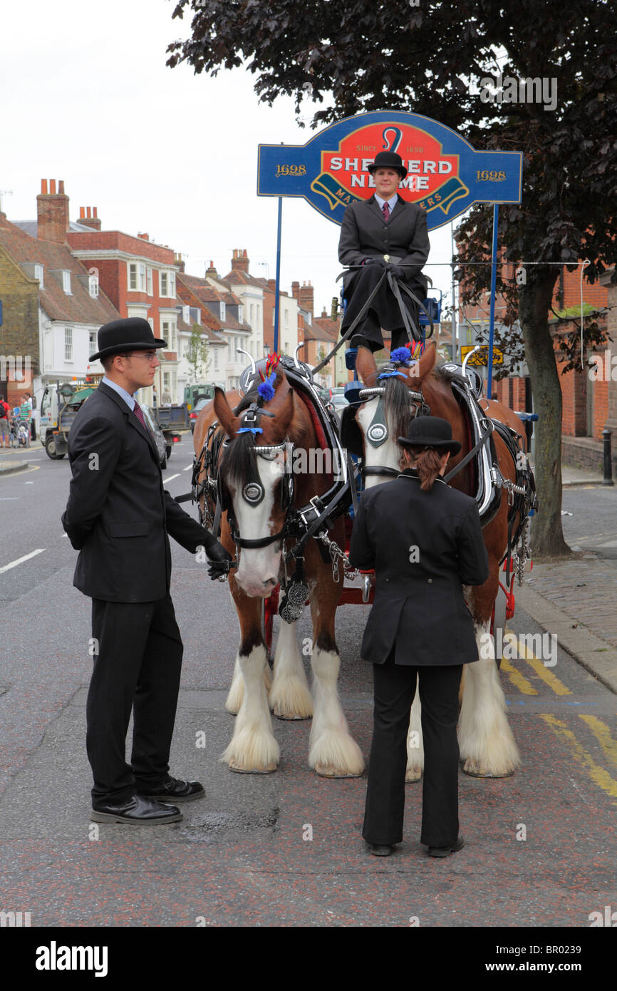 Horse drawn beer wagon hi-res stock photography and images - Alamy