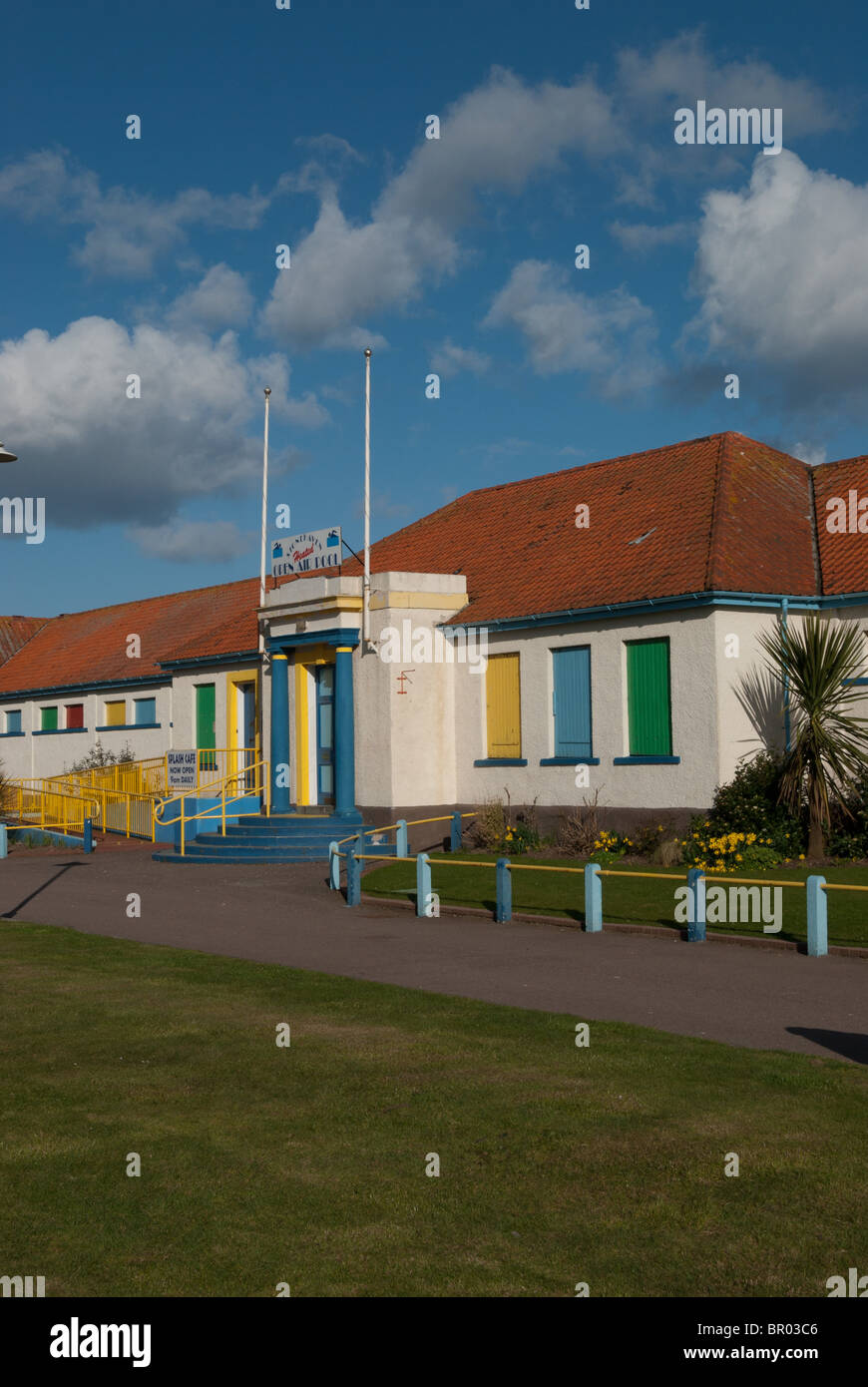 Stonehaven outdoor swimming pool Aberdeenshire Stock Photo - Alamy