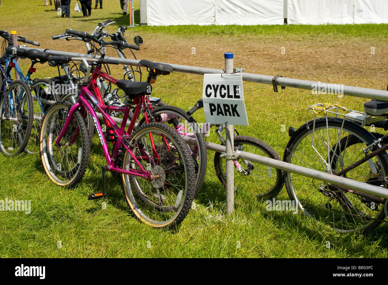 Cycle Park Bikes railings parked Stock Photo - Alamy