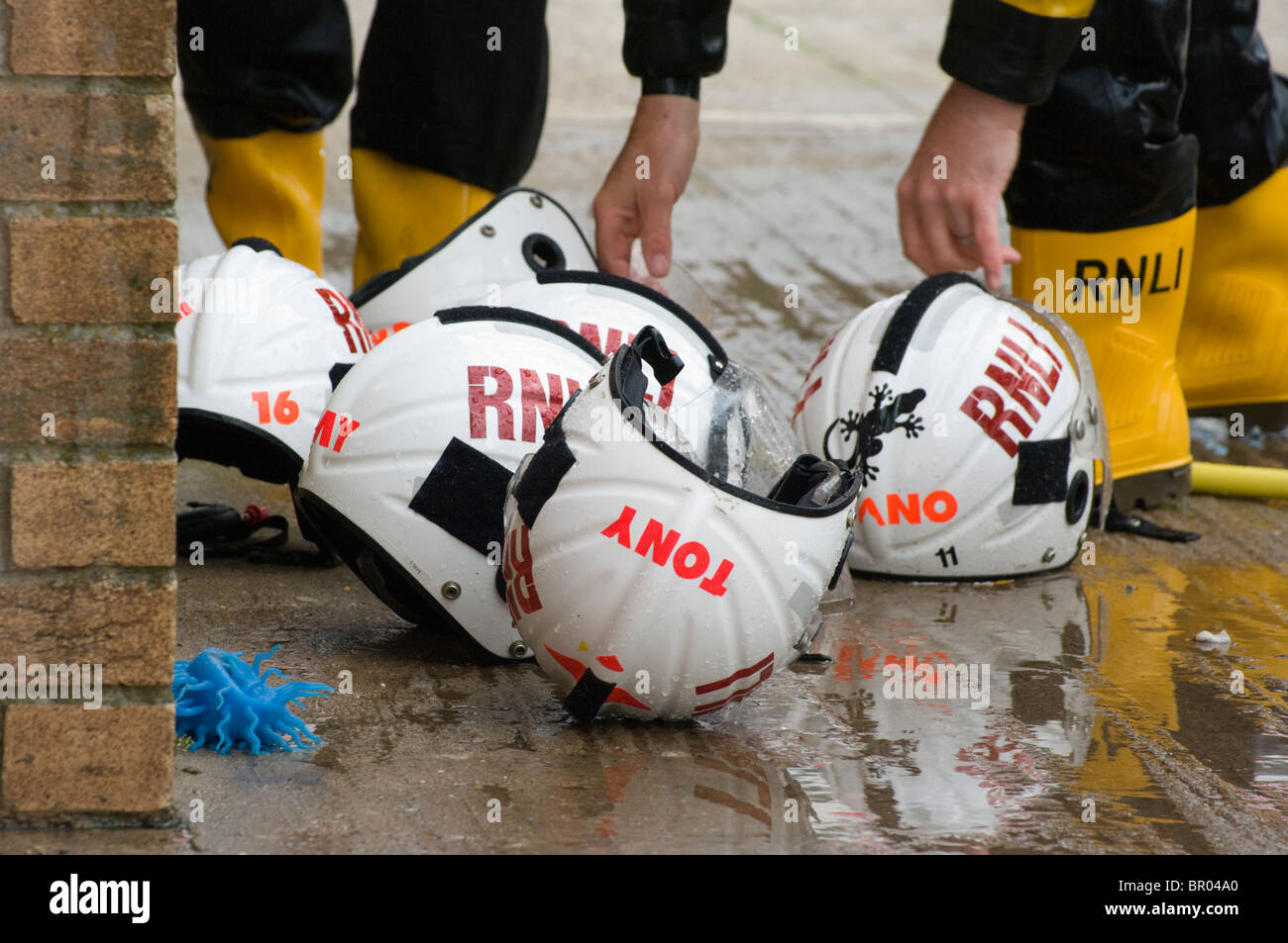 Rnli jacket hi-res stock photography and images - Alamy