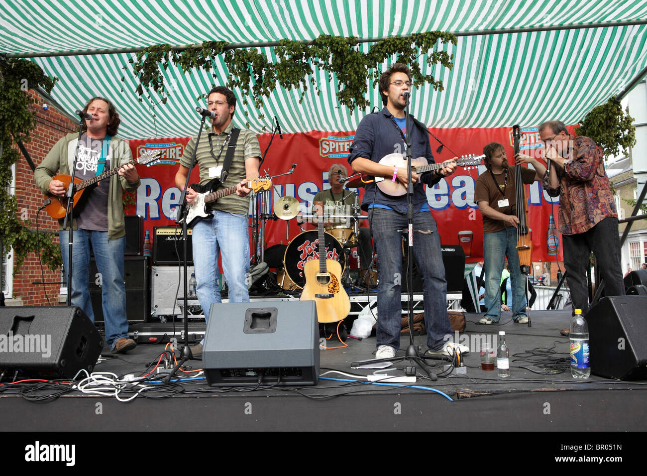 The Fat river band performing live at Faversham hop festival Stock ...