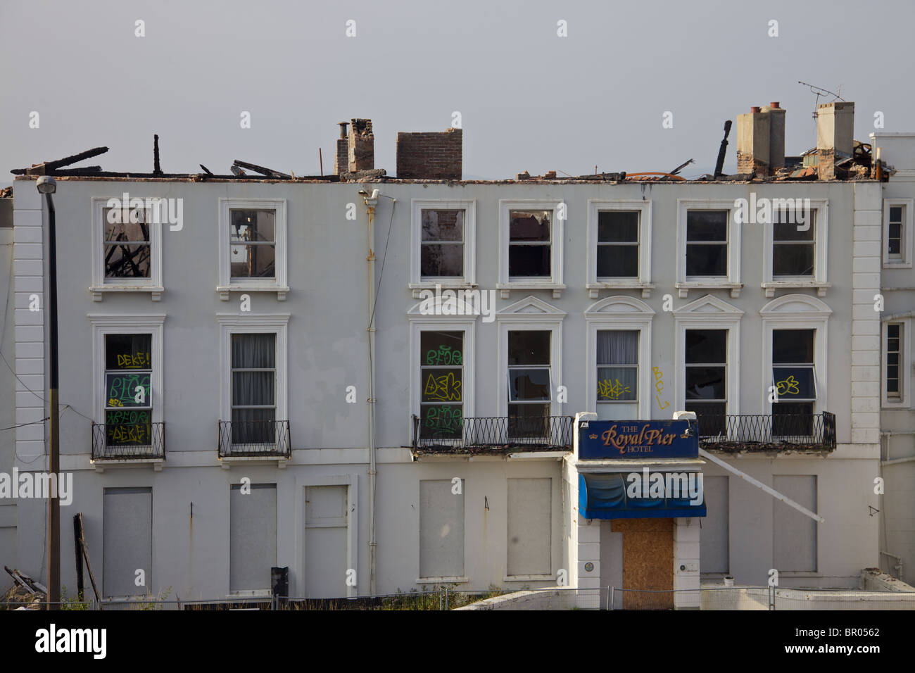 Derelict hotel in uk hi-res stock photography and images - Alamy