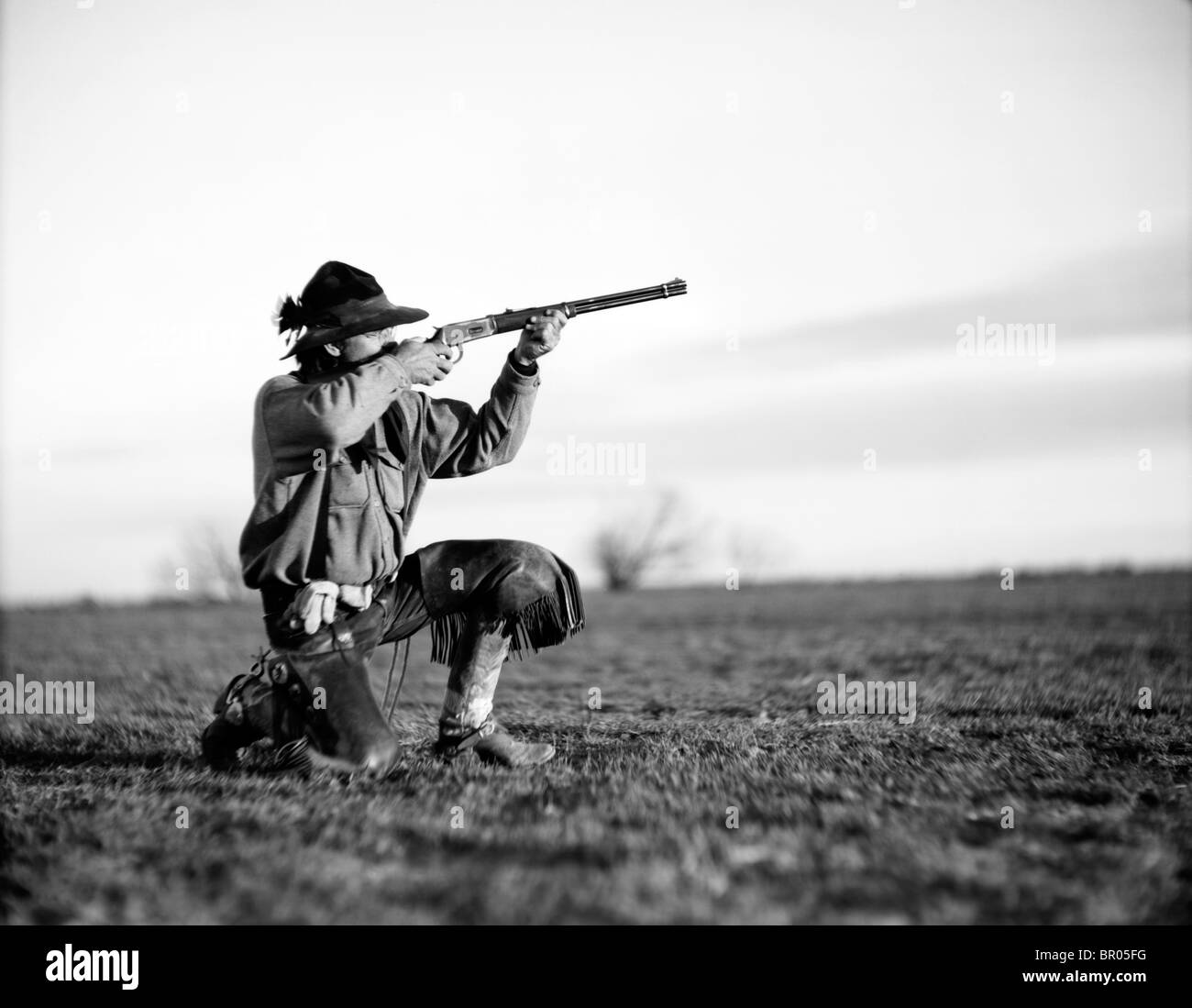 Shoot out cowboy hi-res stock photography and images - Alamy