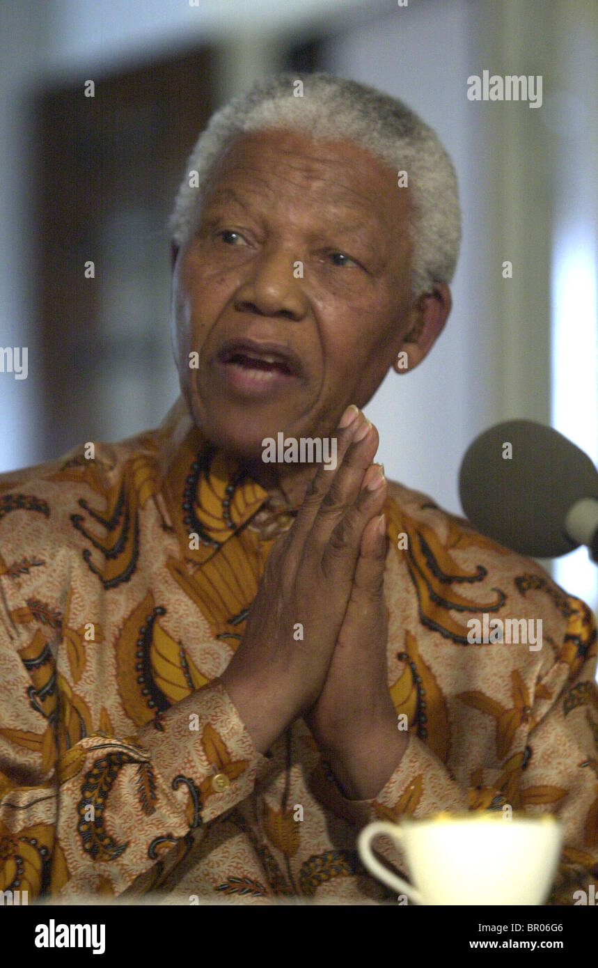 Nelson mandela 1993 hi-res stock photography and images - Alamy