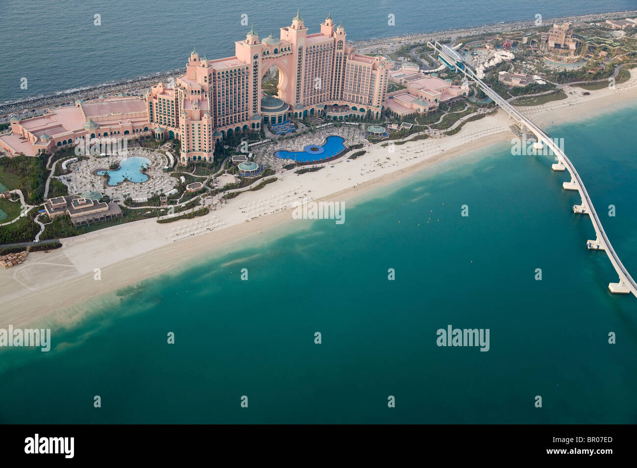 UAE, Dubai. Aerial view of Atlantis Hotel and bridge Stock Photo - Alamy