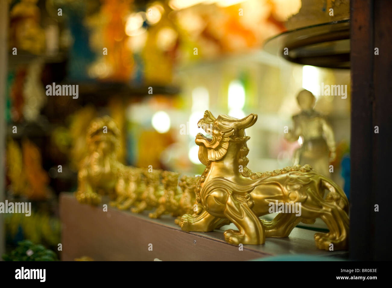 Golden dragon copper hi-res stock photography and images - Alamy