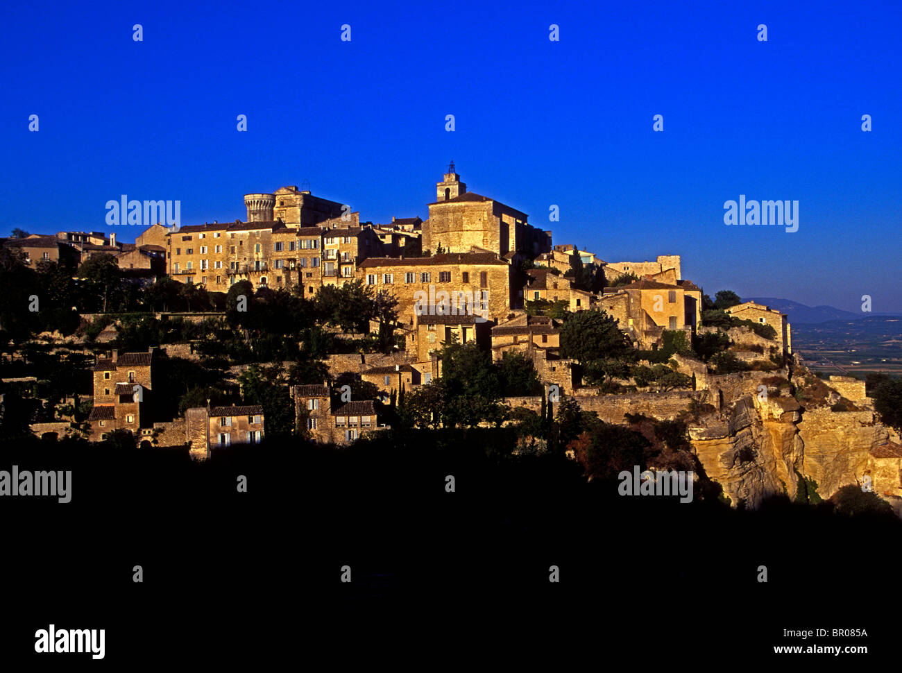 buildings, hilltop village, hilltop village of Gordes, village of ...