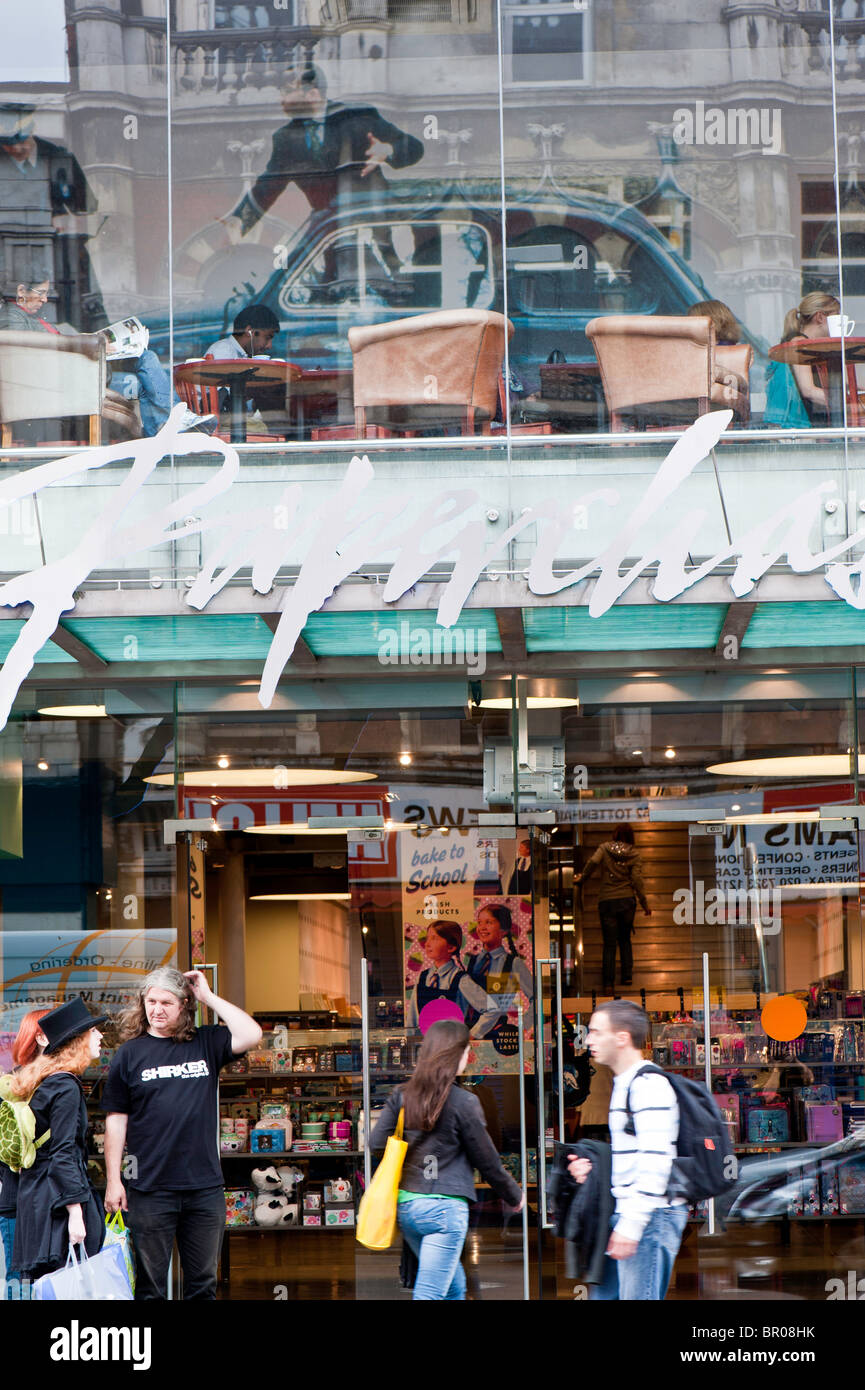 Paperchase hi-res stock photography and images - Alamy