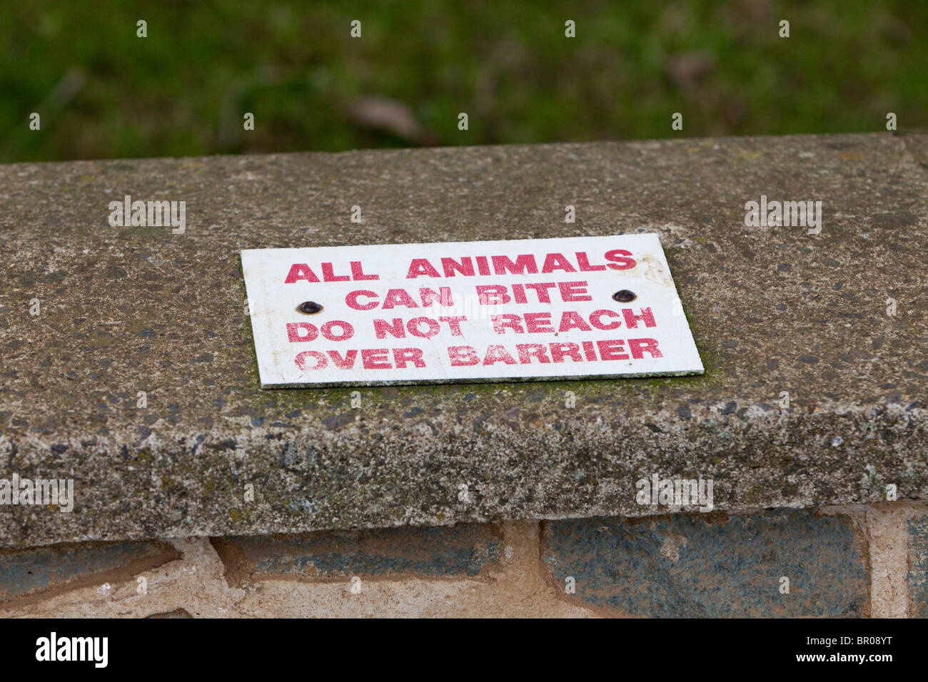 Zoo animals warning sign hi-res stock photography and images - Alamy