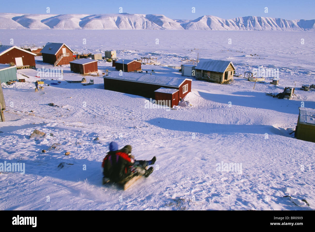 Inuit snow sledding hi-res stock photography and images - Alamy