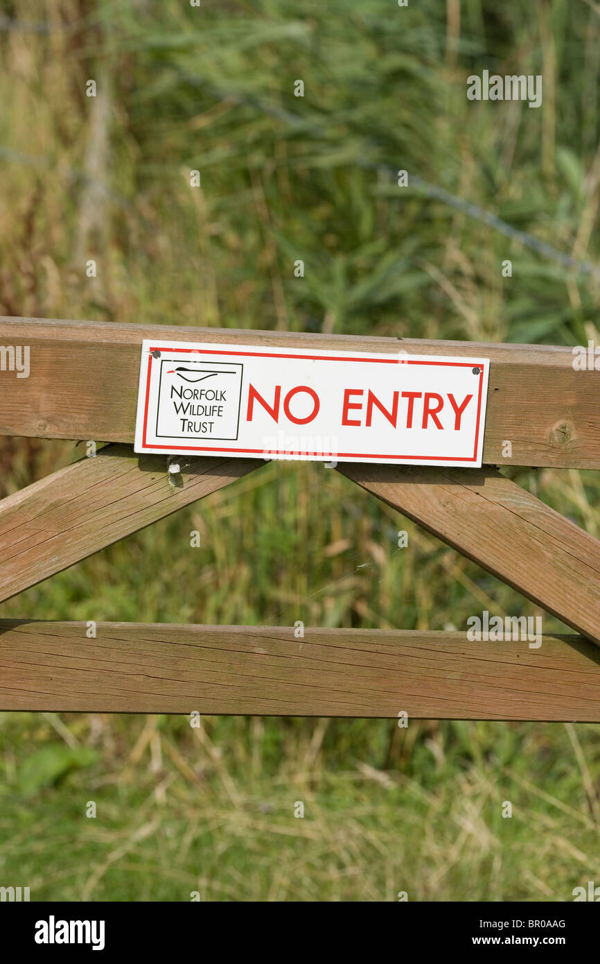 No entry sign breeding birds hi-res stock photography and images - Alamy