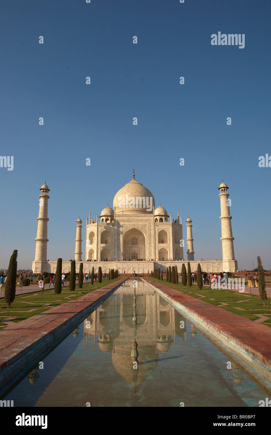 Classic taj mahal view hi-res stock photography and images - Alamy