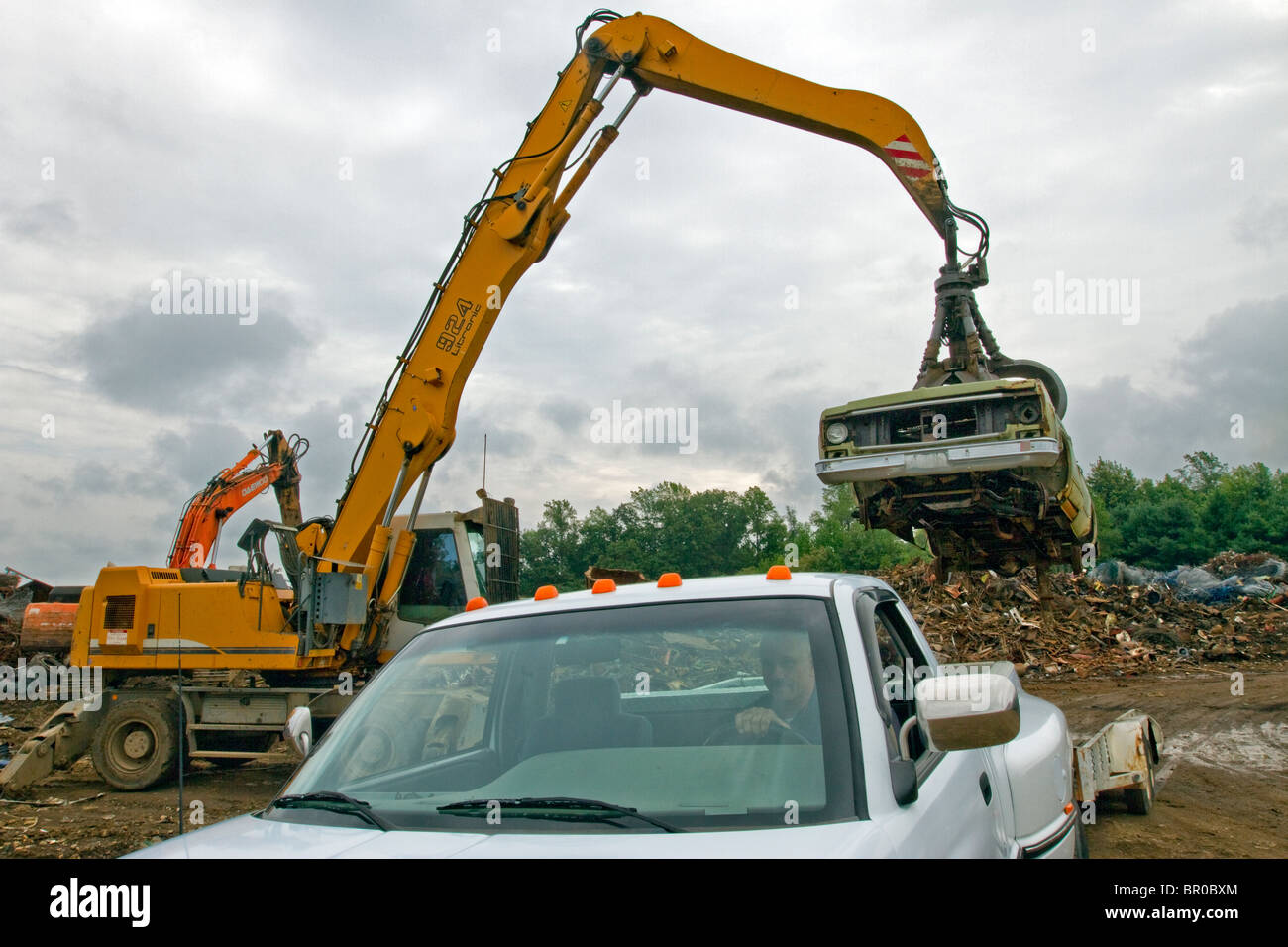 Car scrap yard hi-res stock photography and images - Alamy