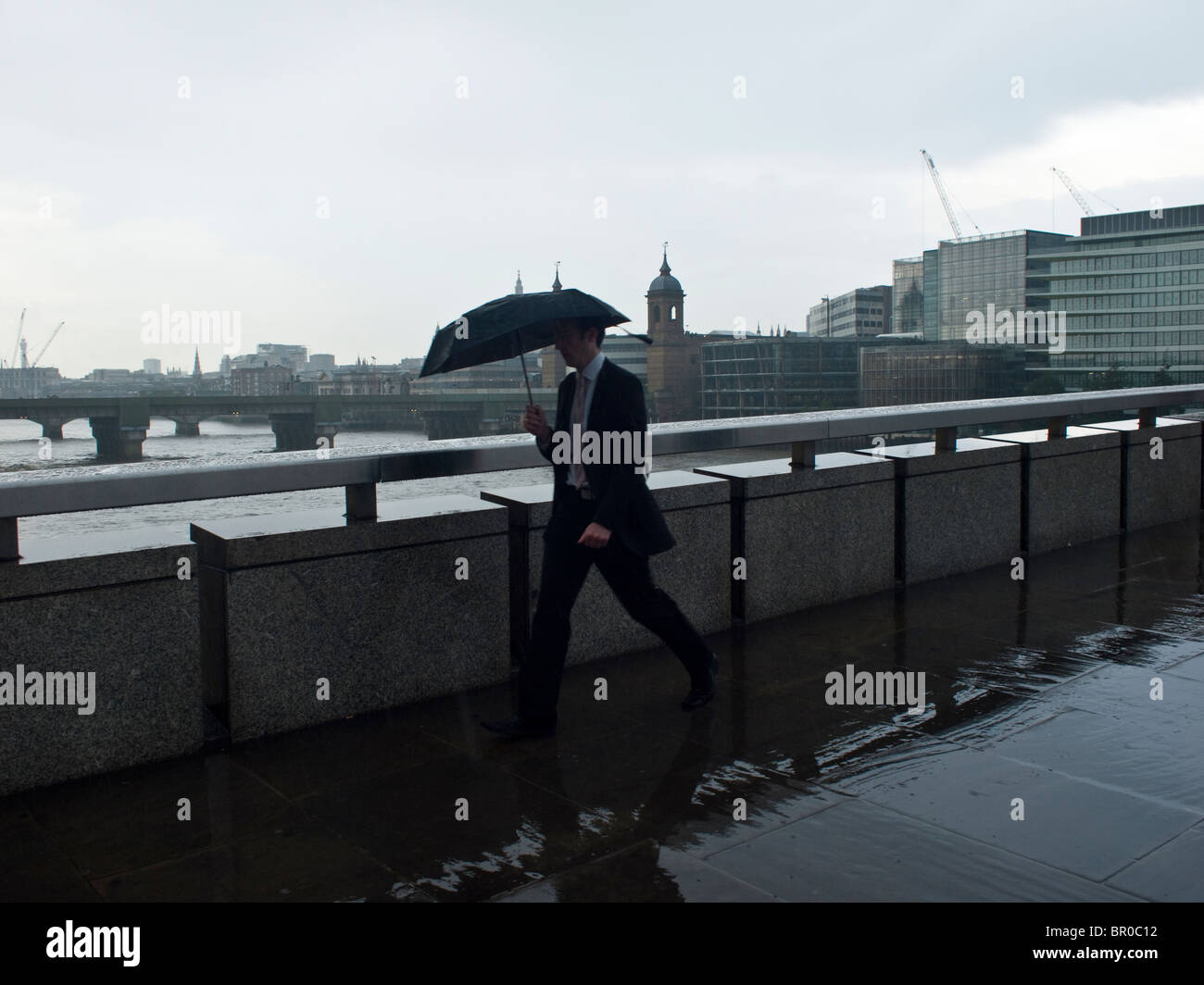 London Bridge in Rain Stock Photo - Alamy