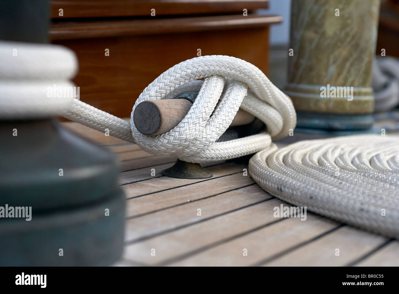 Ship shape hi-res stock photography and images - Alamy