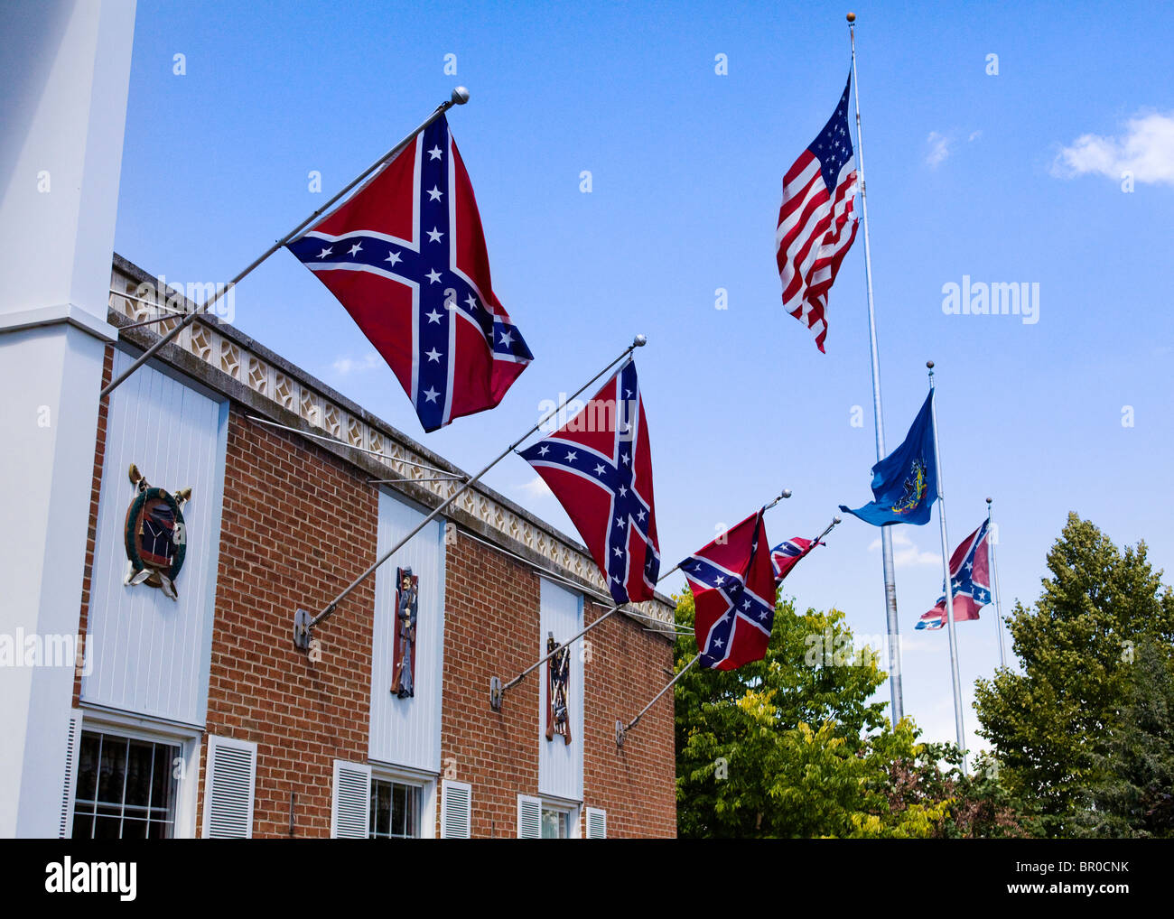 Us And Confederate Flags