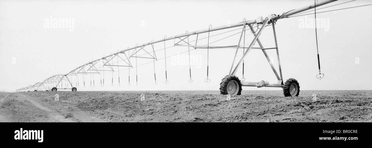 Center pivot irrigation on farm Stock Photo - Alamy